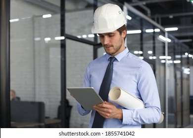 90,244 Engineer tablet Images, Stock Photos & Vectors | Shutterstock