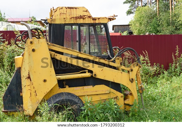 Side View Old Abandoned Front Loader Stock Photo 1793200312 | Shutterstock