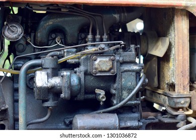 Side View Old Tractor Engine Foto de stock 1301036872 | Shutterstock