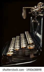 581 Typewriter Side View Images, Stock Photos & Vectors | Shutterstock