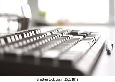 Side View Personal Computer Keyboard Pen Stock Photo 25231849 ...