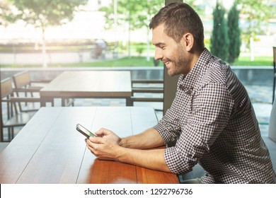 7,300 Man Using Phone Side View Images, Stock Photos & Vectors ...