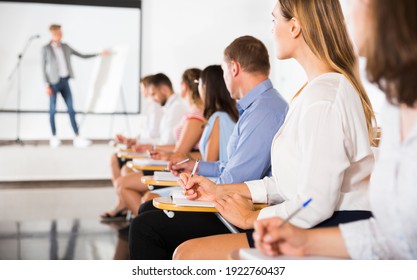 16,590 Student making notes Images, Stock Photos & Vectors | Shutterstock