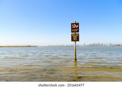 41 Deep mud warning sign Images, Stock Photos & Vectors | Shutterstock