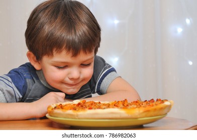 Silly Boy Eats Pizza Dinner Boy Stock Photo 786982063 | Shutterstock