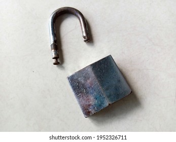 4,279 Broken padlock Images, Stock Photos & Vectors | Shutterstock