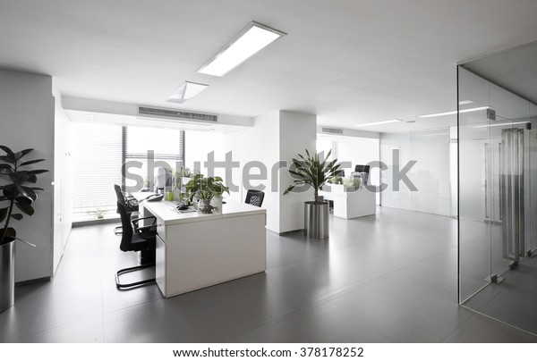 Photo de stock Environnement de bureau simple et élégant 378178252 ...