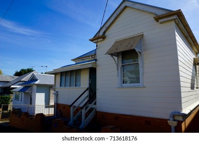 Simple Timber Frame House库存照片713618176 | Shutterstock
