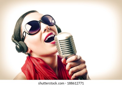 8,037 imágenes de Vintage singer isolated - Imágenes, fotos y vectores ...