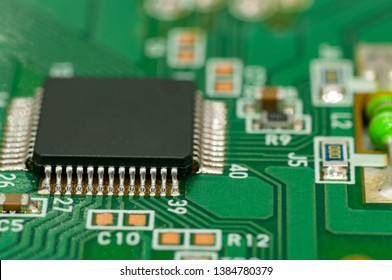Singlechip Controller On Circuit Board Strapping Foto de stock ...