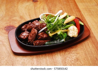 8,589 imágenes de Sizzling beef - Imágenes, fotos y vectores de stock ...