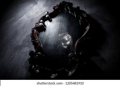 3,438 Horror mirror Images, Stock Photos & Vectors | Shutterstock