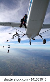 411 Skydiving exit Images, Stock Photos & Vectors | Shutterstock