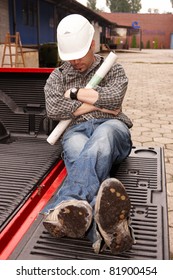 1,211 Construction worker sleeping Images, Stock Photos & Vectors ...