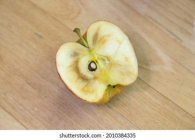 1,725 Withered apple Images, Stock Photos & Vectors | Shutterstock