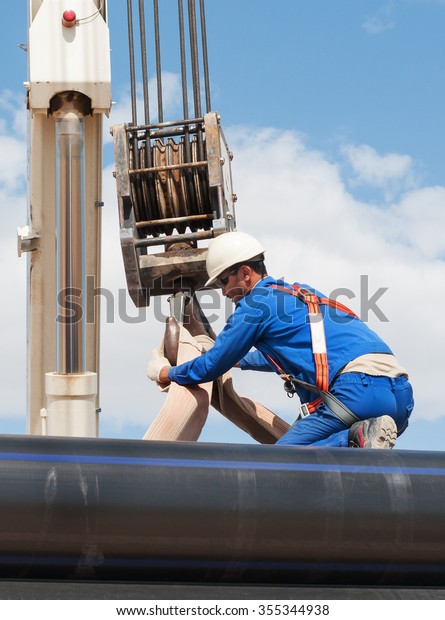 Slinger Crane Work Unloading By Crane Stock Photo 355344938 | Shutterstock