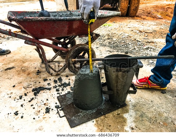 Slump Test Foto stock 686436709 | Shutterstock