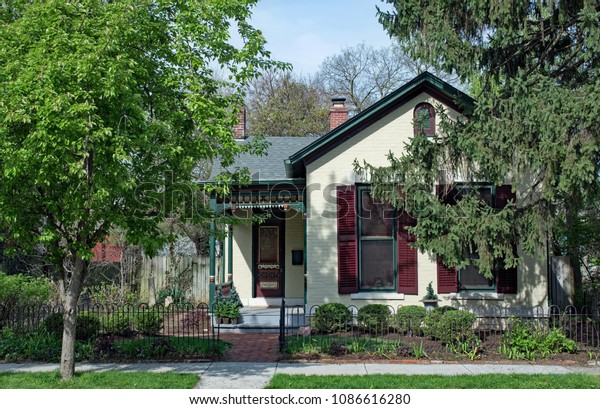 Small Cottage Trees Stock Photo 1086616280 | Shutterstock