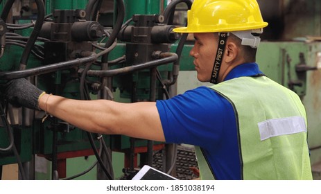 Smart Factory Worker Using Machine Factory Stock Photo 1851038194 ...