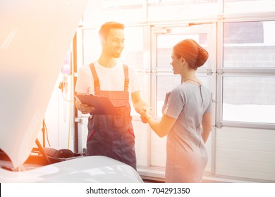 194,855 Technician hand Images, Stock Photos & Vectors | Shutterstock