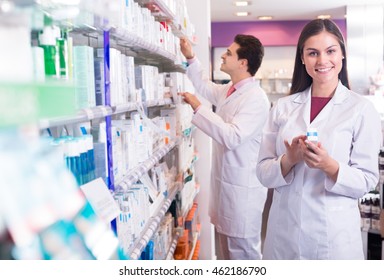 32,707 Pharmacy worker Images, Stock Photos & Vectors | Shutterstock