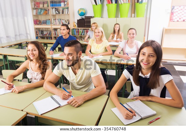 Smiling Students Studying Classroom Foto stock 354760748 | Shutterstock