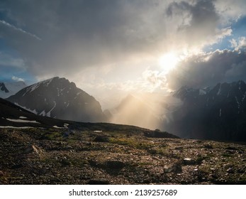 15,274 Sun rays over mountains Images, Stock Photos & Vectors ...
