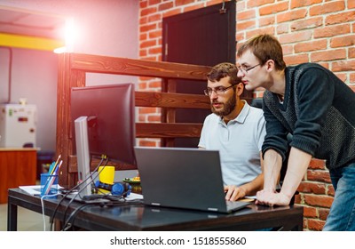 10,570 Software engineering team Images, Stock Photos & Vectors ...