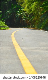 Solid Yellow Line Dividing Road Laneno Stock Photo 1408220948 ...