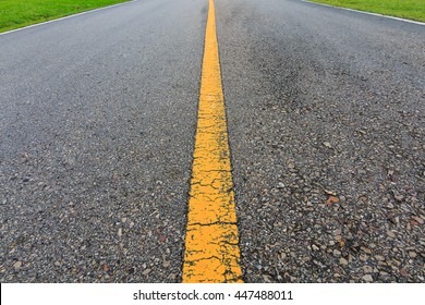 19,439 Solid yellow line 이미지, 스톡 사진 및 벡터 | Shutterstock