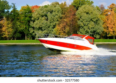 12,490 Red speed boat Images, Stock Photos & Vectors | Shutterstock