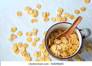 7,375 Cereal spilling Images, Stock Photos & Vectors | Shutterstock