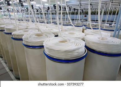 Spinning Mill Workshop Workers Operating Spinning Stock Photo 337393277 ...