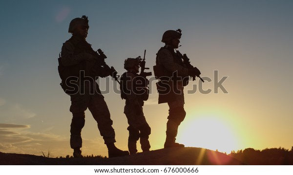 Squad Three Fully Equipped Armed Soldiers Stock Photo 676000666 ...