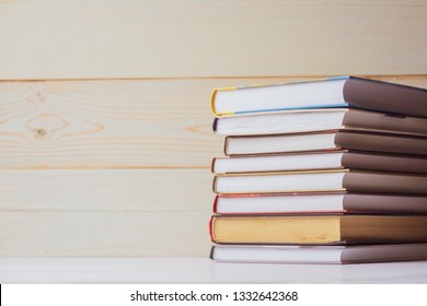 Stack Books Lying On Table On Stok Fotoğrafı 1332642368 | Shutterstock