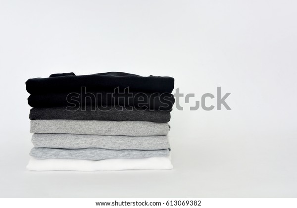 Stack of folded tshirts : 1 711 images, photos et images vectorielles ...
