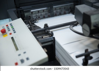 203 Sheet fed printing machine Images, Stock Photos & Vectors ...