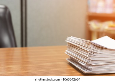 2,446 imágenes de Teacher marking books - Imágenes, fotos y vectores de ...
