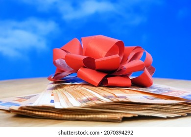 1,750 Money Stacks With Bow Stock Photos, Images & Photography ...