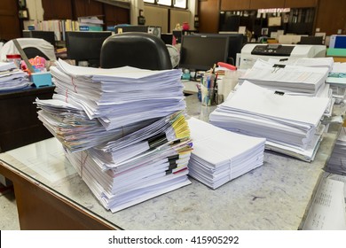 165,471 Stacks of paper office Images, Stock Photos & Vectors ...