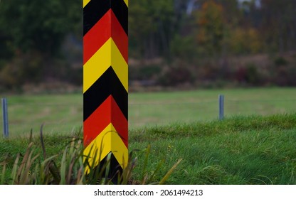 376 Cross country border post Images, Stock Photos & Vectors | Shutterstock