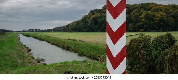 376 Cross country border post Images, Stock Photos & Vectors | Shutterstock