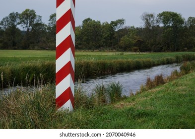 376 Cross country border post Images, Stock Photos & Vectors | Shutterstock