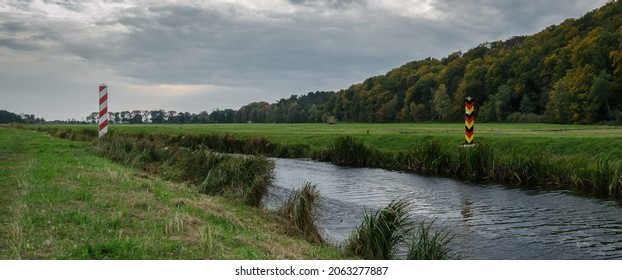 State Border Posts Marking Border Between Stock Photo 2063277887 ...