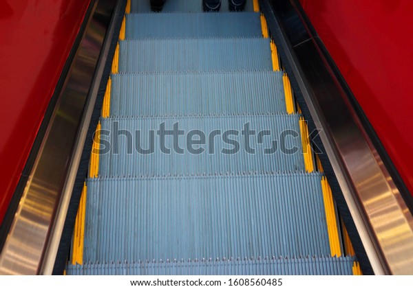 Steps Down Escalator Safety Rules Shopping Stock Photo 1608560485 ...