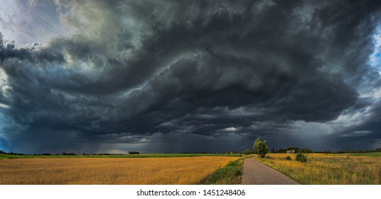 Storm Clouds Shelf Cloud Intense Rain Stock Photo 1451248406 | Shutterstock