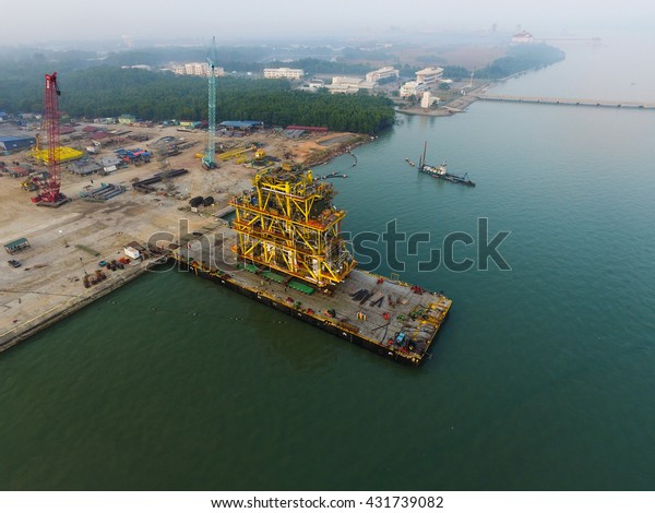 Structure Load Out Stock Photo (Edit Now) 431739082