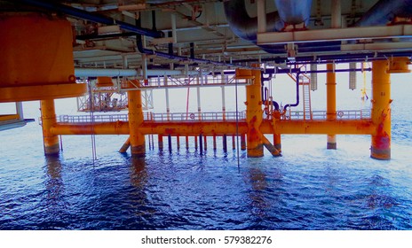 Structure Under Building Process Platform Oil Stock Photo 579382276 ...