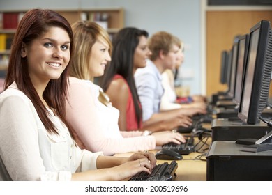 76,312 Teen girl computer Images, Stock Photos & Vectors | Shutterstock