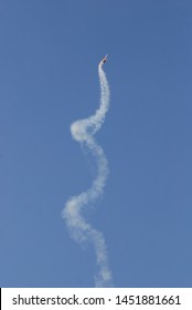 Stunt Plane Performs Full Loop Leaving Stock Photo 1451881661 ...